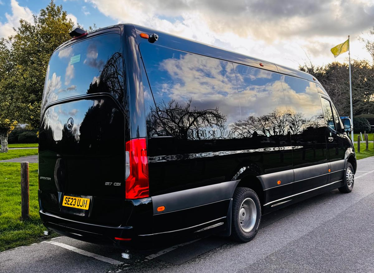 AA Coaches: Minibus & Coach Hire London & Essex – Your Travel. Our Priority